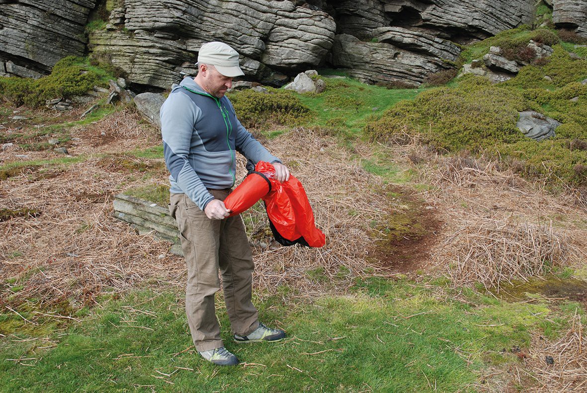 Abri d'urgence pour 4 personnes : Montagne, randonnée, trekking - Terra ...