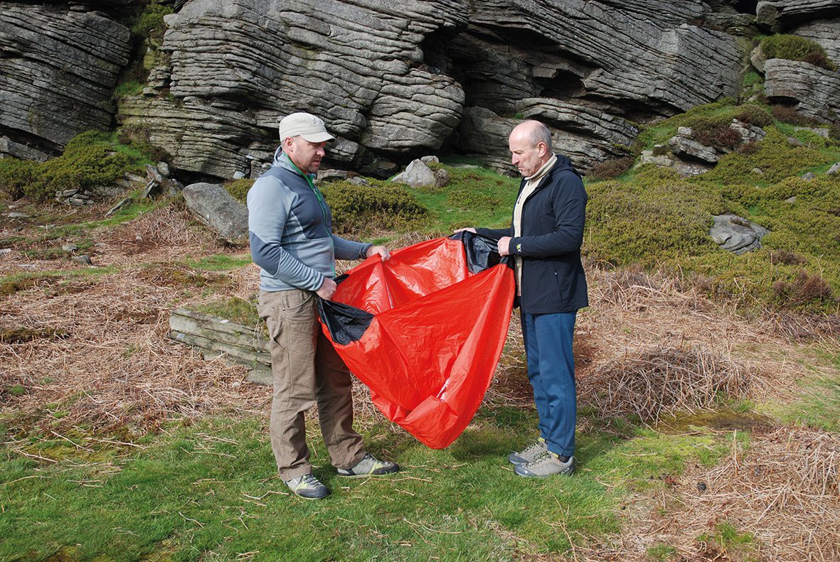 Abri d'urgence pour 4 personnes : Montagne, randonnée, trekking - Terra ...